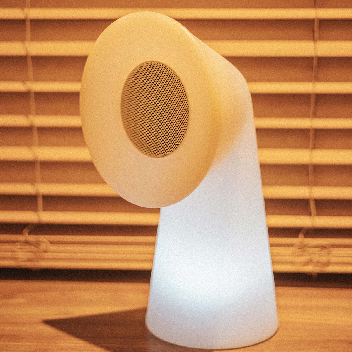 Illuminated Portable Speaker Pipa Play | Newgarden® – Newgarden Shop EU